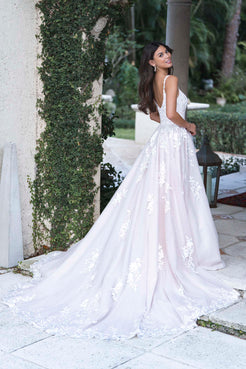 R3861 – Allure Bridals
