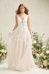 Lace Wedding Dresses | Lace Bridalwear | Allure Bridals